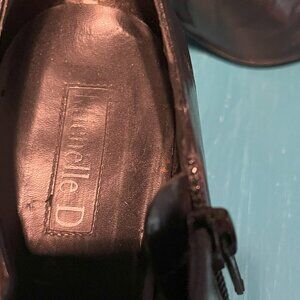 Michelle D | Shoes | Michelle D Black Leather Heeled Ankle Booties ...
